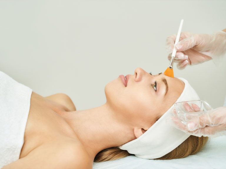 13 reglas a seguir para cuidar tu piel después de un peeling