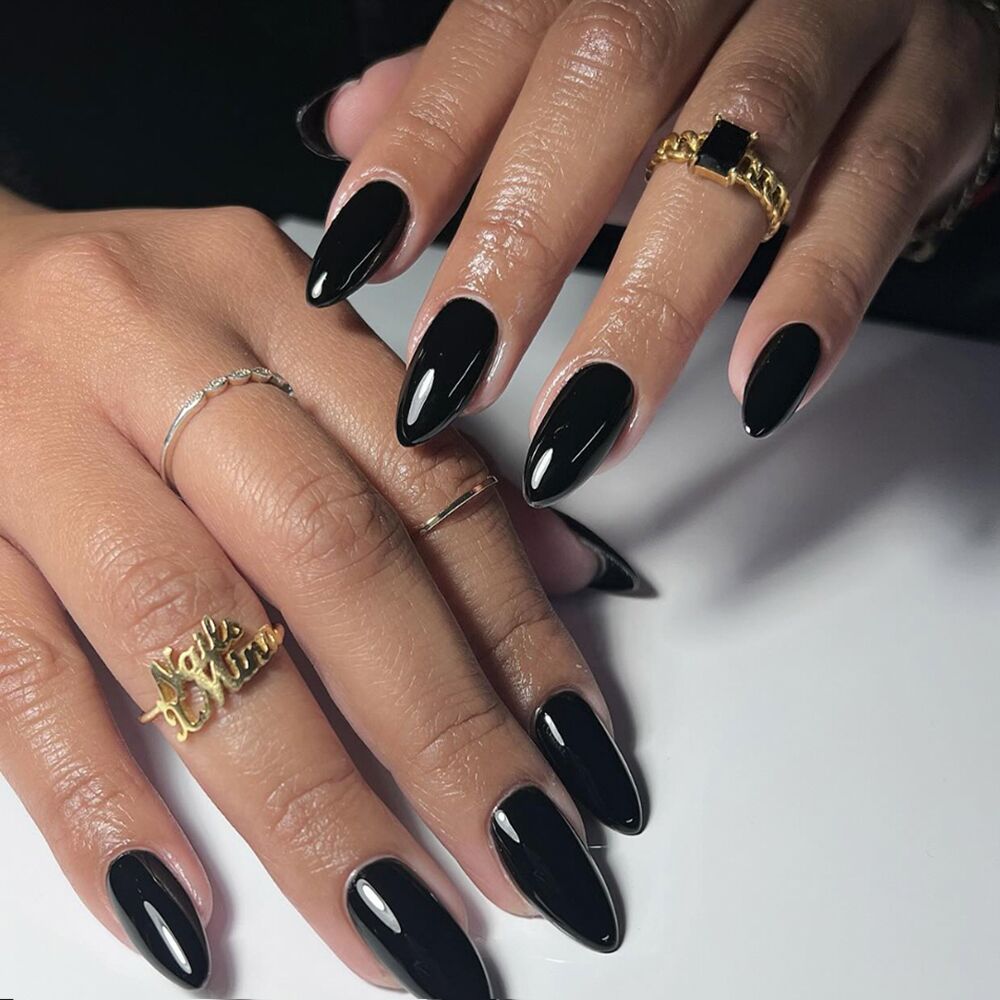 Uñas almendradas: 30 Diseños para inspirar tu próxima manicura