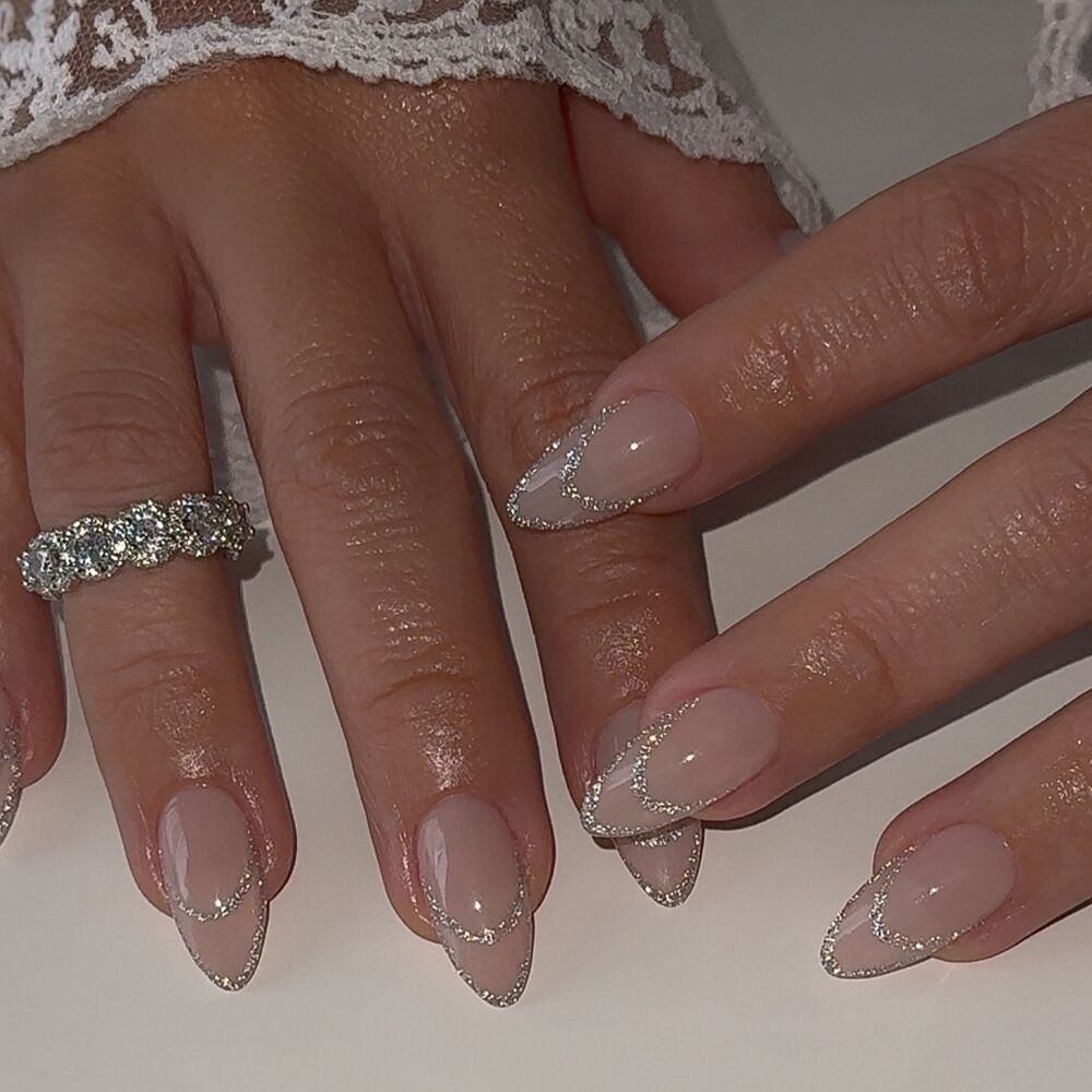 Uñas almendradas: 30 Diseños para inspirar tu próxima manicura