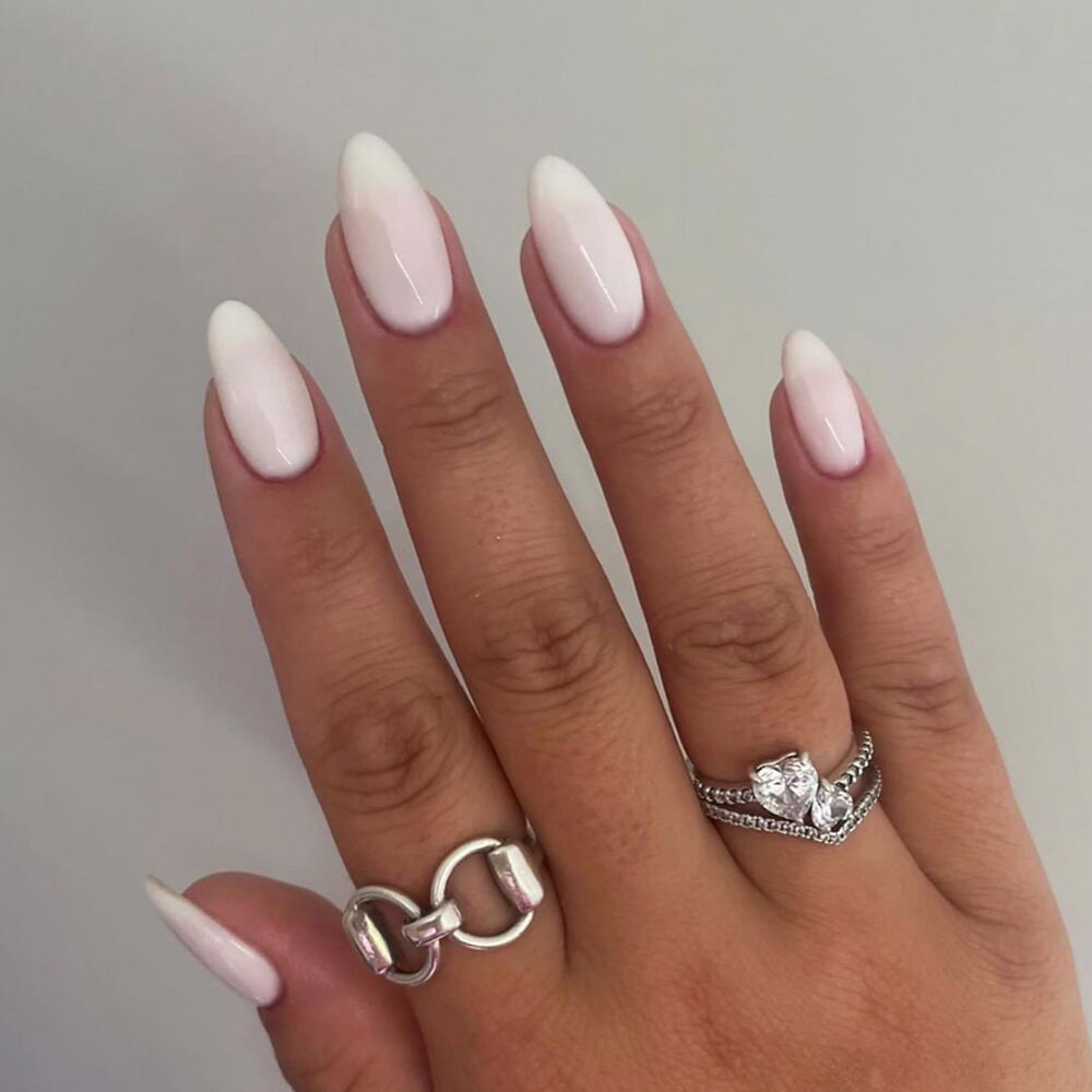 Uñas almendradas: 30 Diseños para inspirar tu próxima manicura